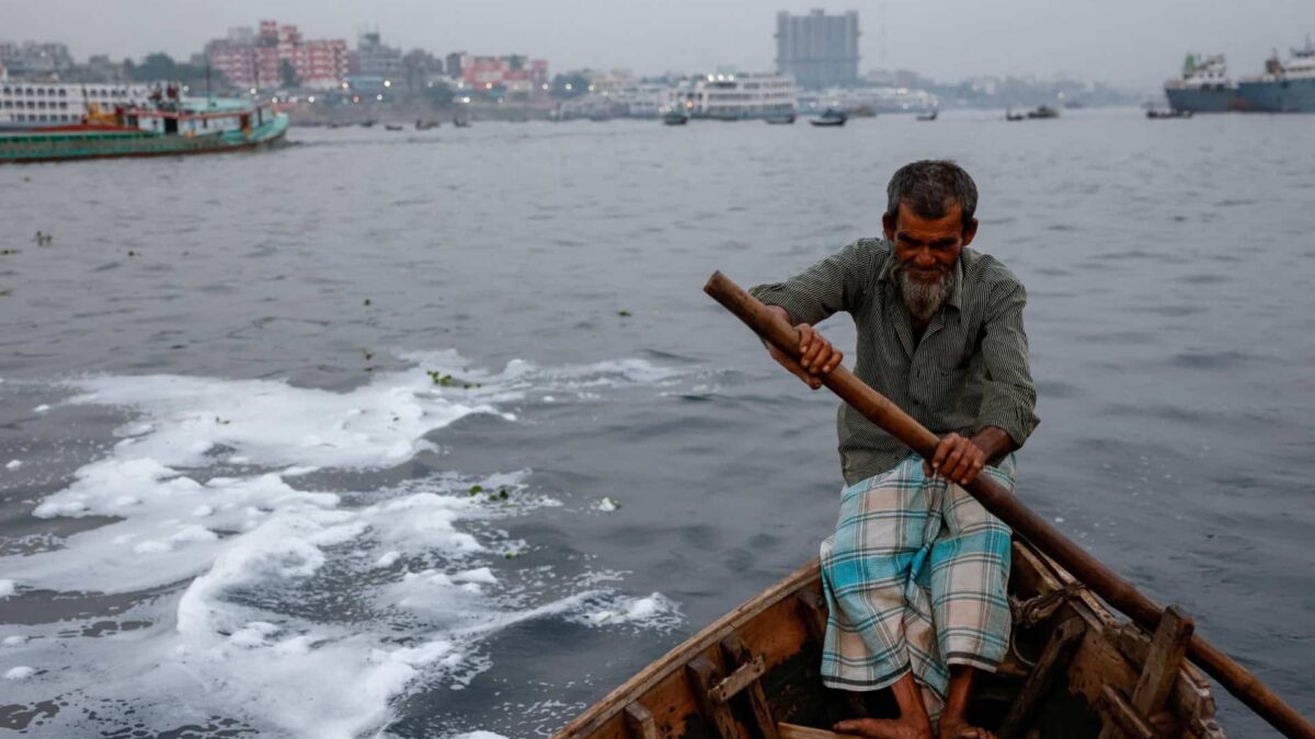 Viața de-a lungul unui râu „mort” în Bangladesh - Jurnalul National