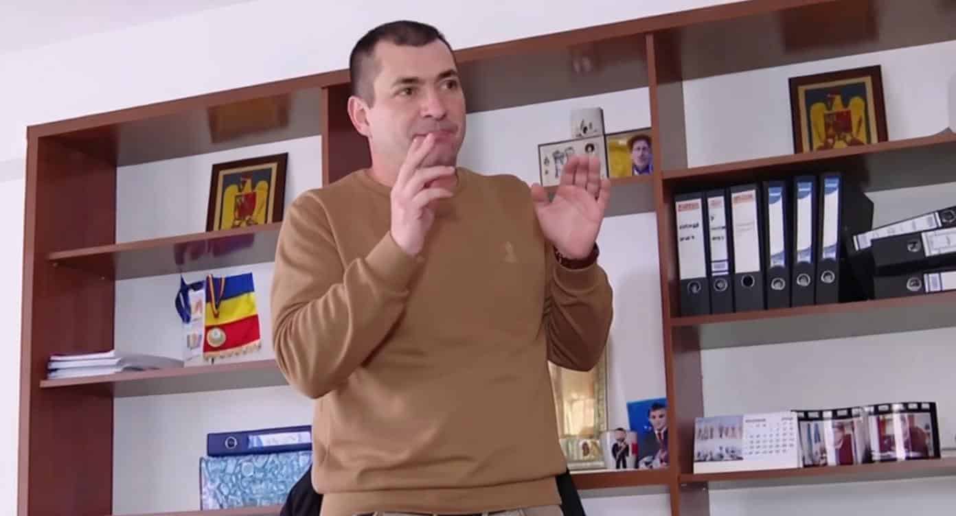 Primar din Giurgiu, vizat de DIICOT pentru poze indecente - Jurnalul ...